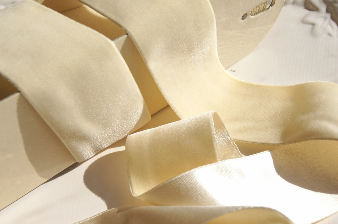 Cream Satn Back Velvet Ribbon Vintage from France 50mm – Lace Trim
