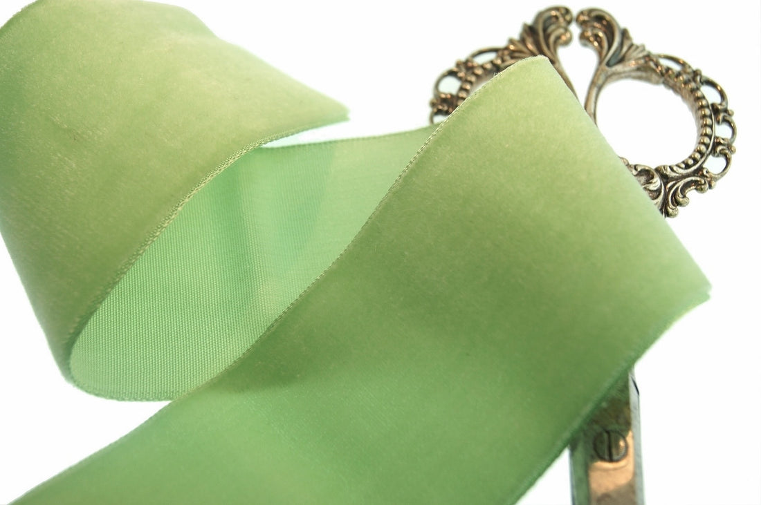 Light Lime Velvet Ribbon Vintage from France 50mm – Lace Trim